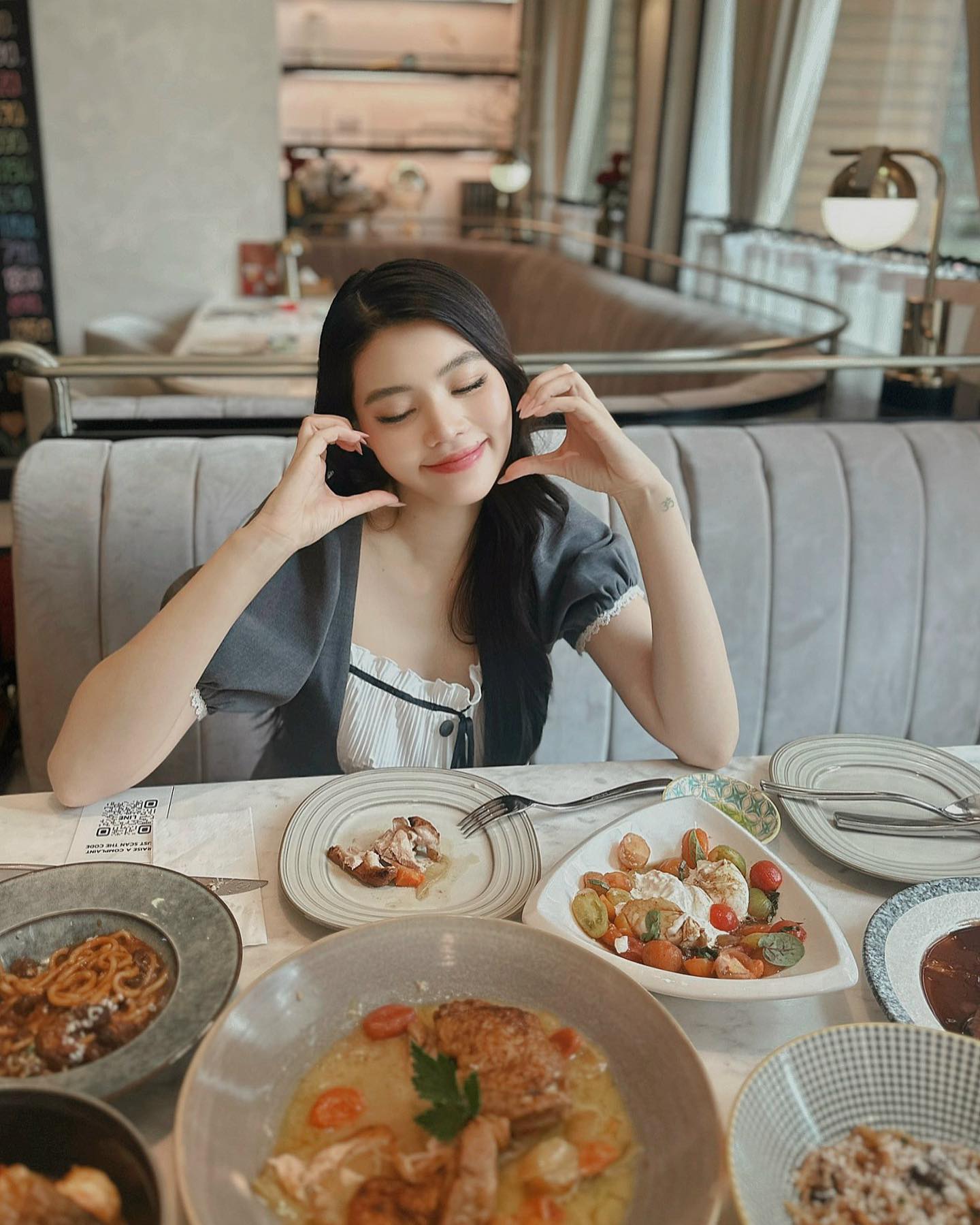 ประวัติโจลี่ เหงียน นางแบบเวียดนามที่เป็นข่าว สวย เก่ง เจ้าของมง — 🔹 My ...